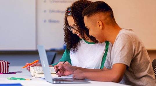 Aprova Total. A mais completa Plataforma de Estudos para o Enem e Vestibular.